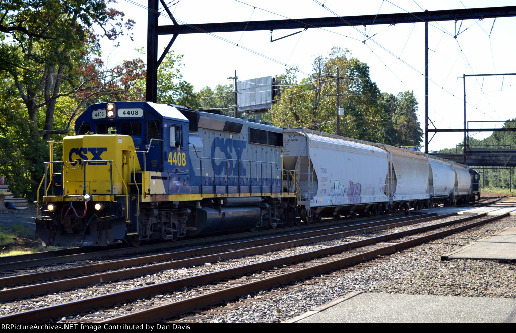 CSX GP40-2 4408 leads C770-25